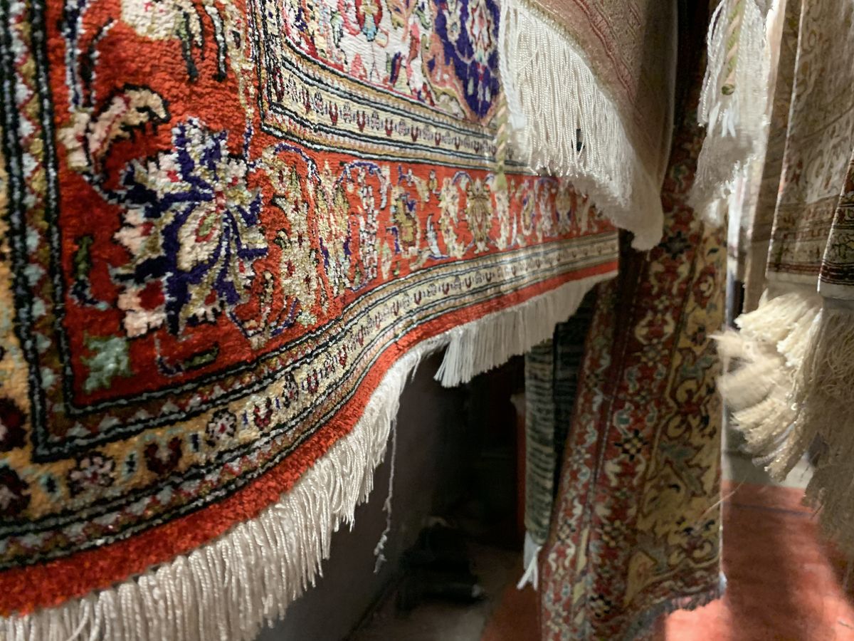 D'où vient l'expression "Marchand de tapis" ? - Tapis Marcel ...